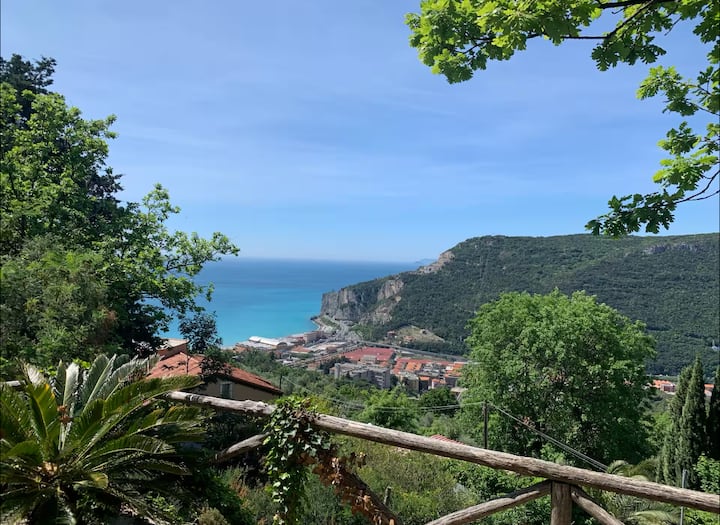 Ampio Trilocale Vista Mare - Finale Ligure