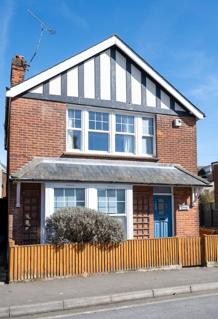 Charming Detached Cottage! - Walton-on-the-Naze