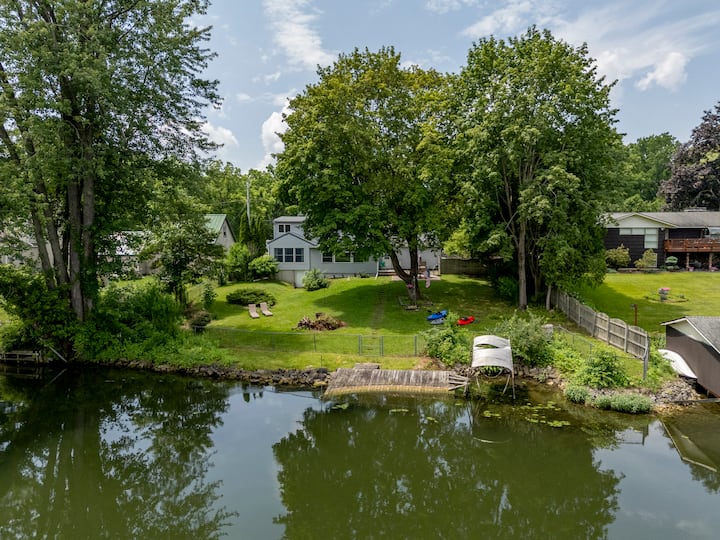 Seneca River Waterfront Retreat - Phoenix, NY