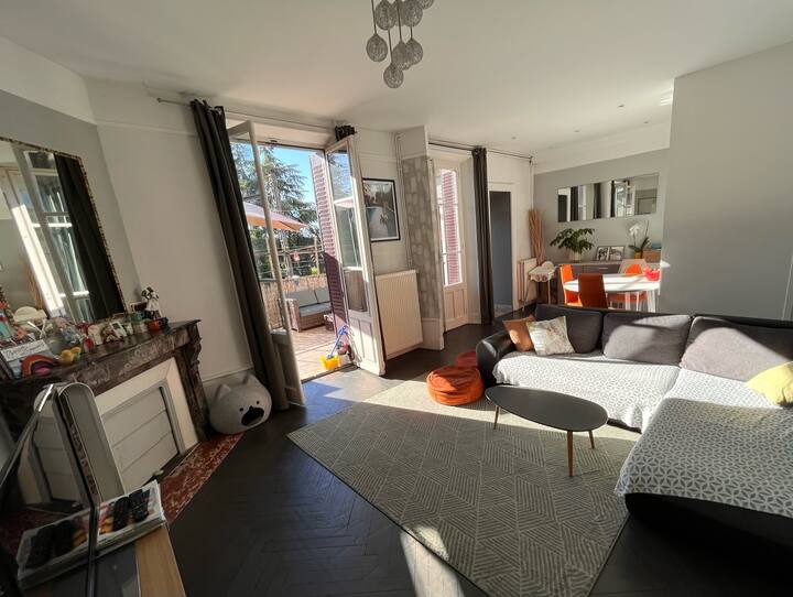 Grand Appartement Avec Terrasse - Aix-les-Bains