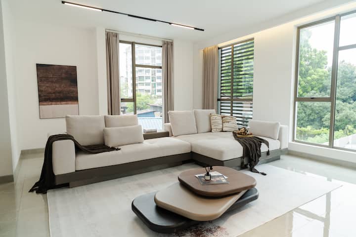 Georgetown Modern Brown-colored 5br 18pax Homestay - Insel Penang