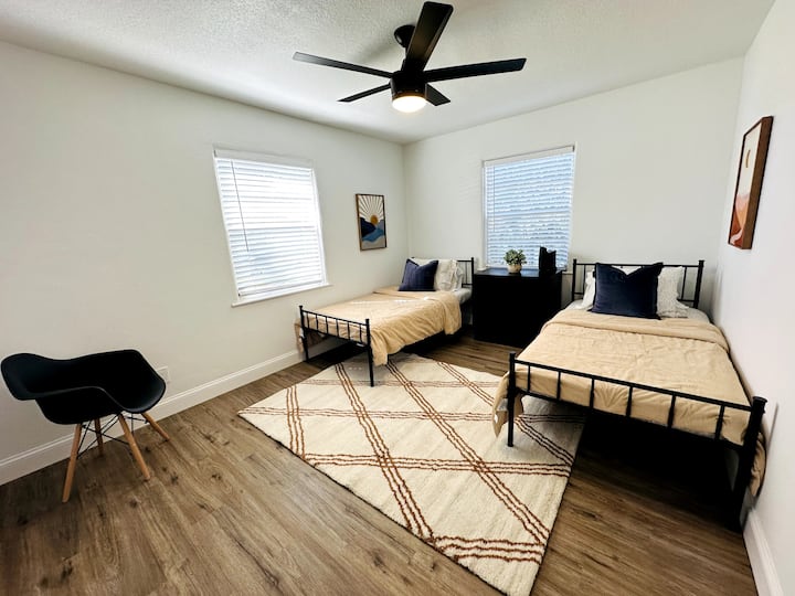 New Entire Home In Orlando, Fl. - Orlando, FL