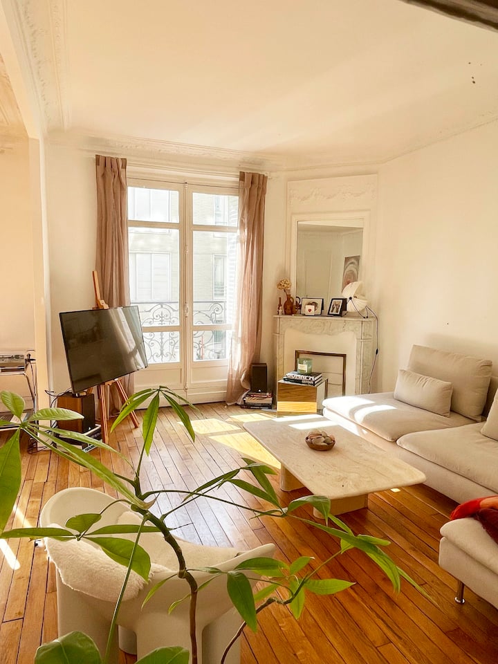 Appartement Parisien Avec Balcon à Montmartre - Paris