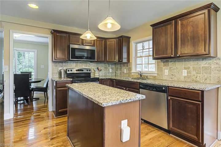 Walking Distance To Wake Forest University - Winston-Salem, NC