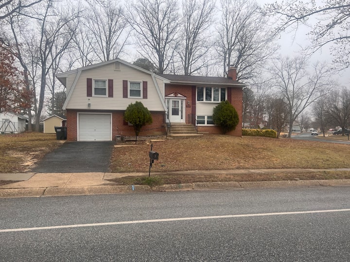 Cozy 1br | Family Rm & Patio - Waldorf, MD