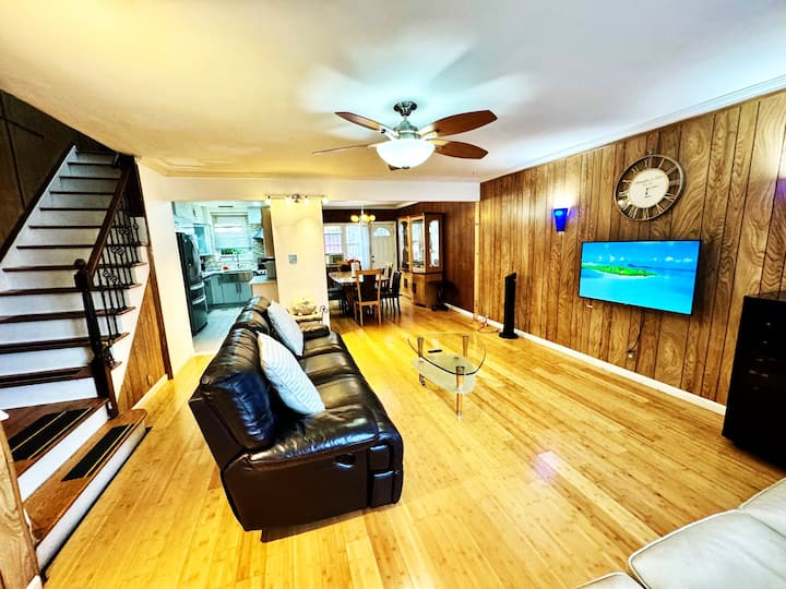 Lga 5 Mins,3 Br Duplex Private House With Driveway - Flushing - Queens NY