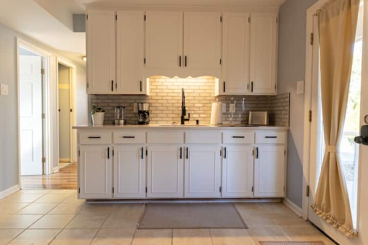 Cozy 1br, 1ba 2nd Floor Retreat - Hagerstown, MD