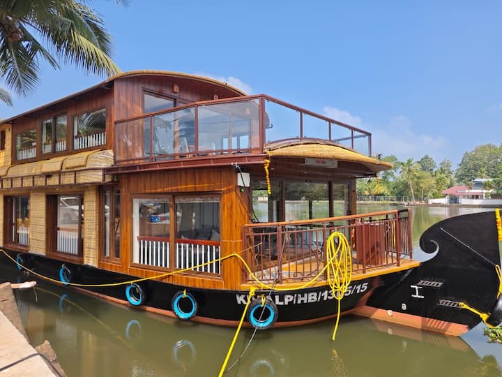 Paddle Houseboats 18 - Alappuzha