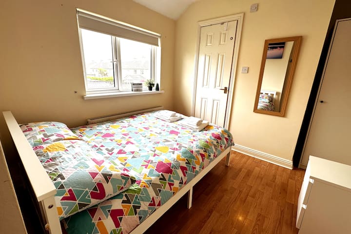 Double En-suite Room, Near Airport, Breakfast - Malahide