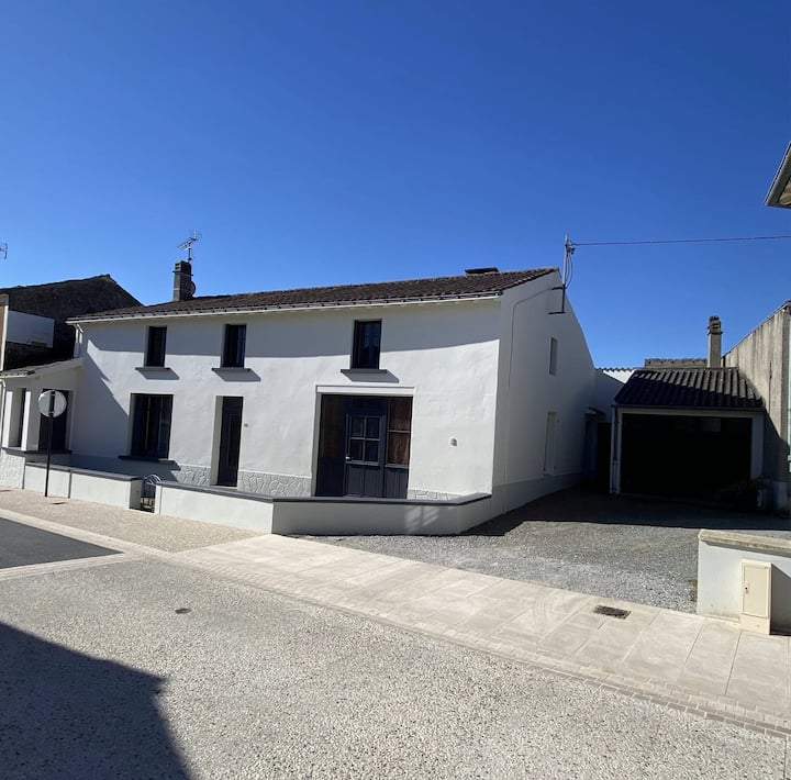 Grande Maison Pour 14 Personnes - Mervent