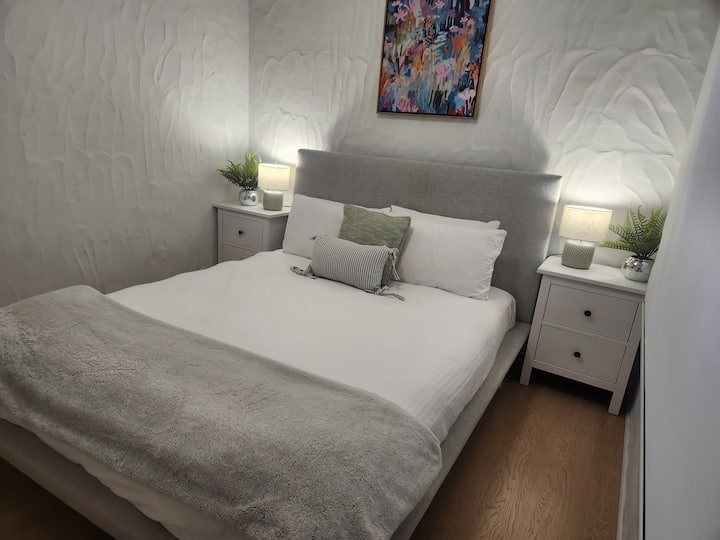 Staycation On Sturt 5045 - The Beachouse, Glenelg