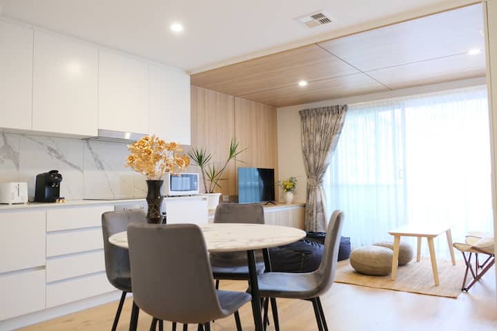 Cbd Japanese Stylish 2br Apt & Parking @ Cbr Anu - Canberra