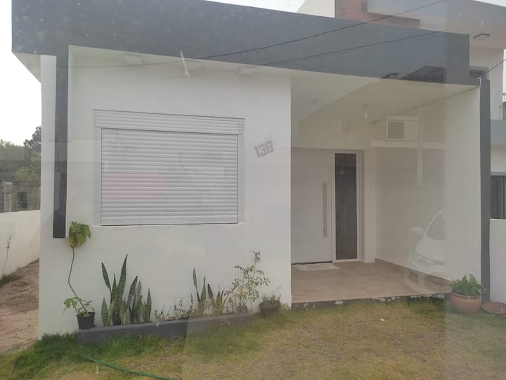 Casa Perto Da Praia Do Laranjal - Pelotas