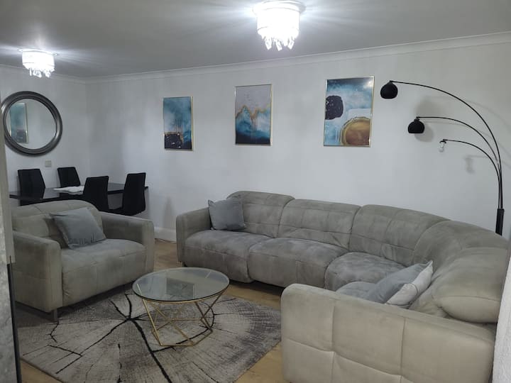 Lovely 3 Bedroom House - Rochester Castle
