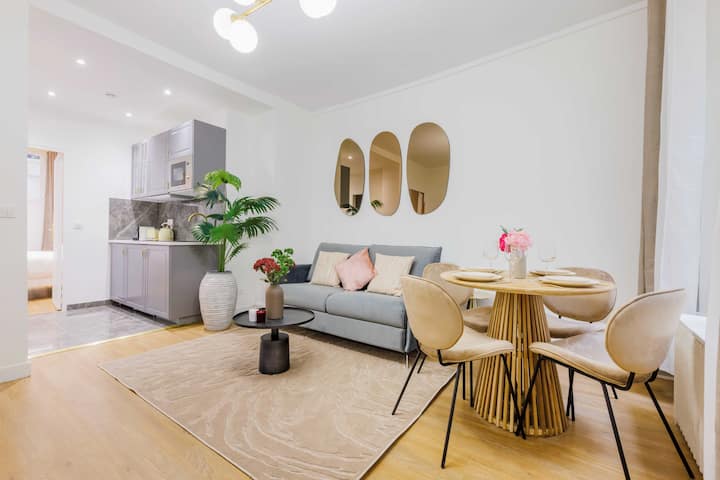 Stylish Apartment | 3 Min From Haussmann, Sleeps4 - Paris