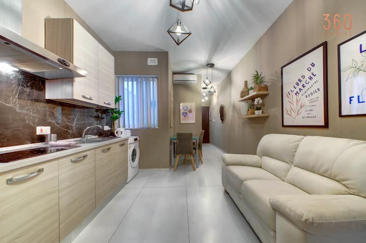 Cozy 1br Apt In Gzira With Wifi, Ac And Comfy Bed - Malta