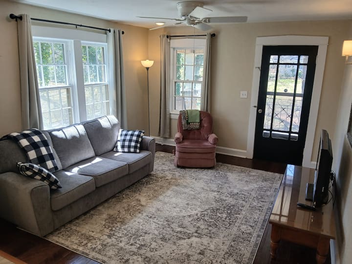 Wildwood Cottage - Muscle Shoals, AL