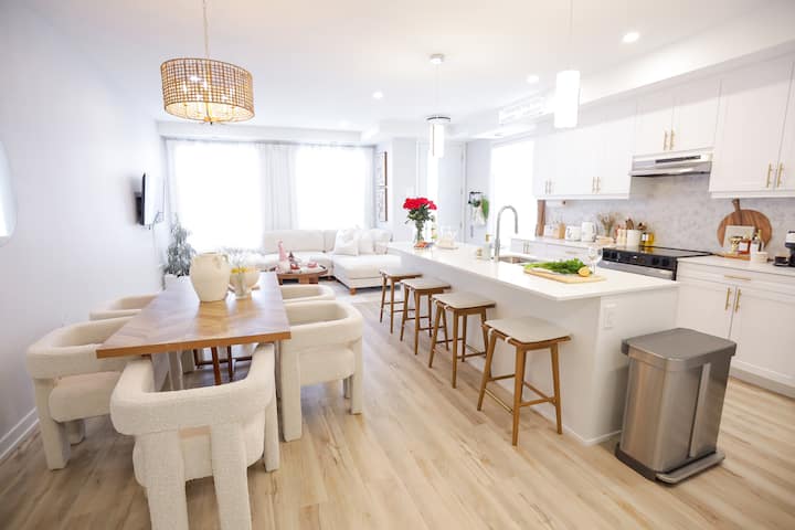 Luxe Urban Retreat | Brand-new 3br | Free Parking - Gatineau
