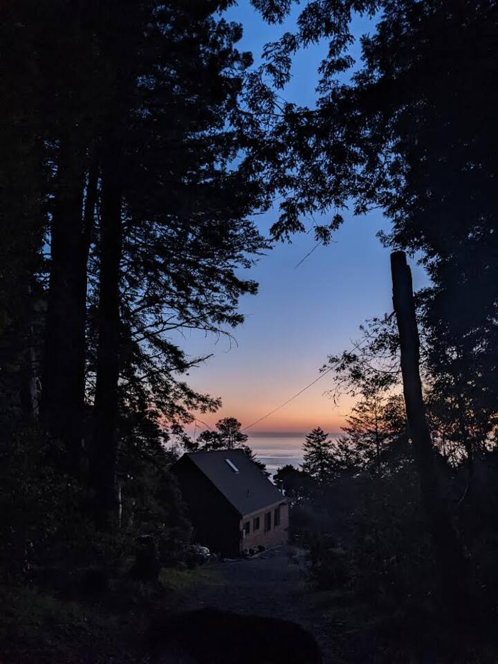 Sea Crags Coastal Farmhouse - Gualala, CA