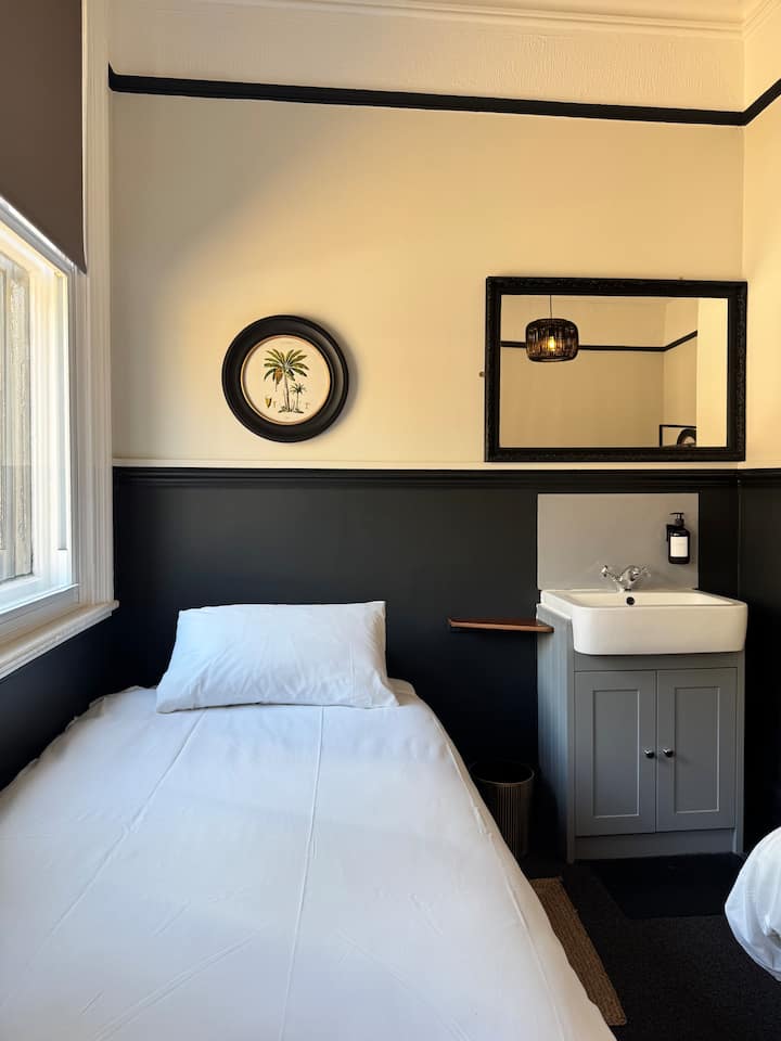 Piccadilly Central - Room 8 - Manchester
