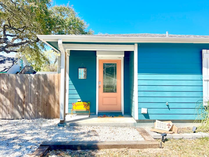 Rene's Casita By The Bay - Pets, Big Yard, & Pool - Rockport, TX