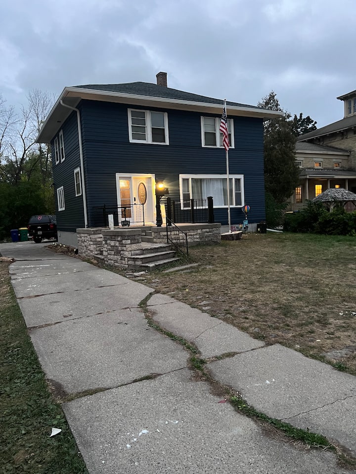 Charming 3 Bedroom Home - グリーン・ベイ, WI