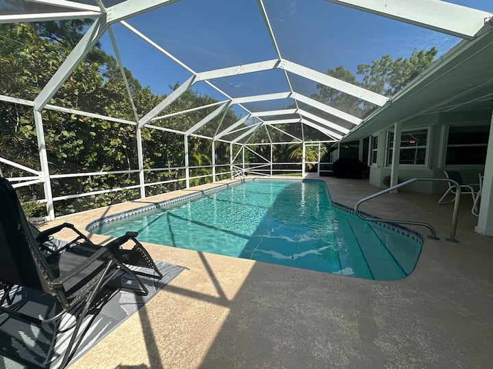 3br/2ba Spacious Comfort | Screened Pool & Patio! - Stuart, FL