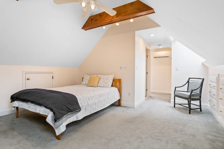Colonial Escape For 250th! - Concord, MA