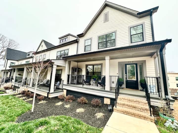 New Waxhaw Retreat Townhome- Downtown - Andrew Jackson State Park, Lancaster