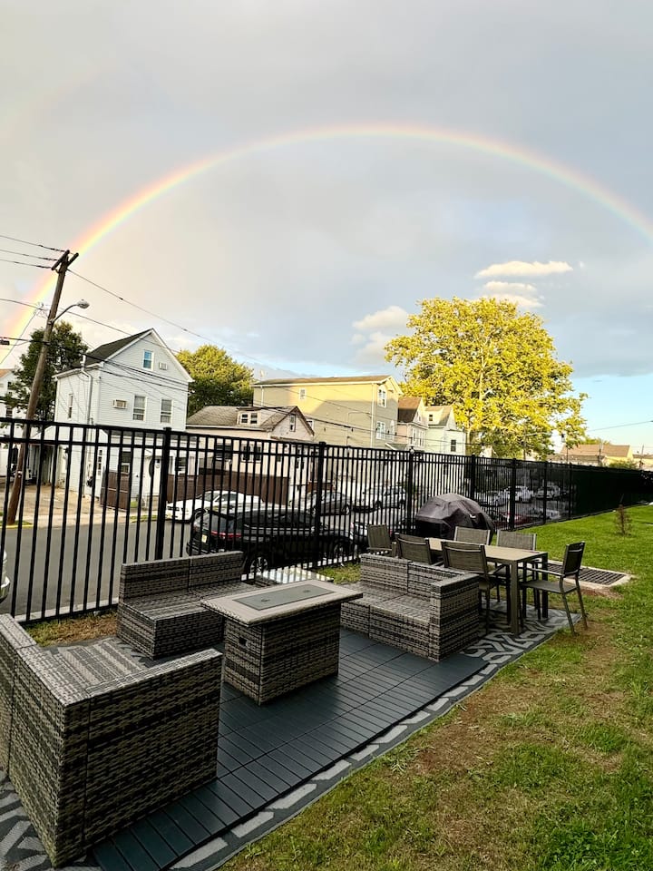 Modern & Luxurious Gold Themed 1br/1b With Parking - Elizabeth, NJ