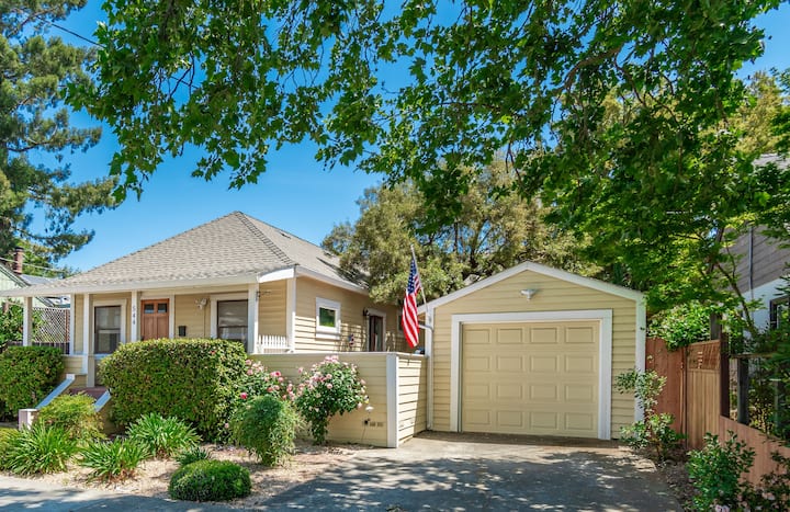 Charming Home, Walk To Downtown! - Napa, CA