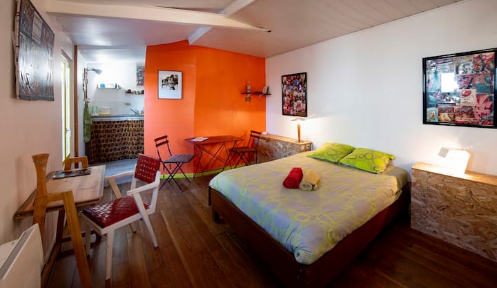 Chambre Indépendante Dans Maison D'artistes - La Rochelle