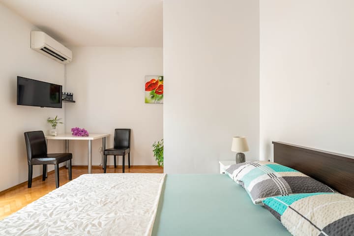 Studio Apartment - Podstrana