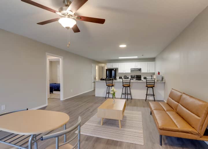 Cozy Fayetteville Home/ Hot Tub - Fayetteville, AR