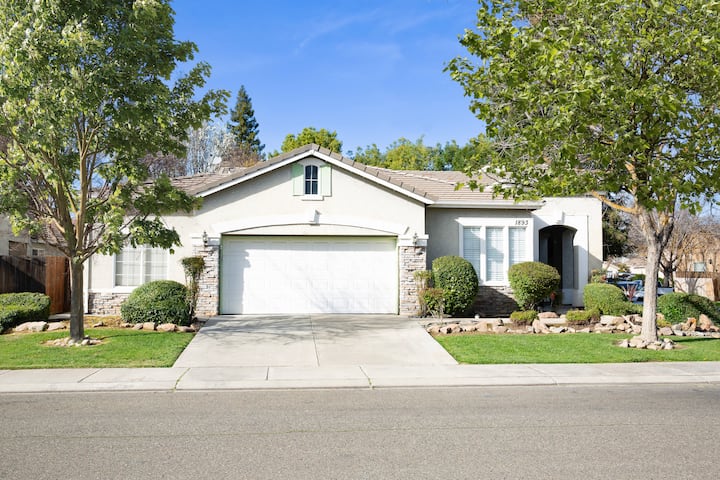 Spacious 3br Home-relax And Recharge In Comfort! - Merced, CA