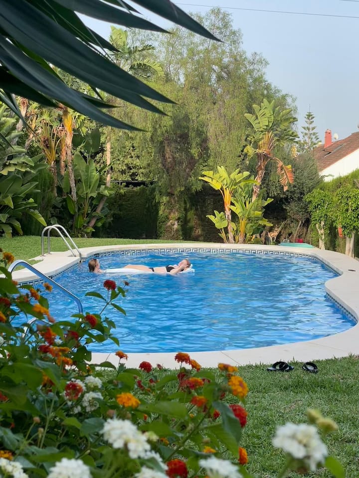 Large Family Townhouse With Pool & Sea Views - Marbella