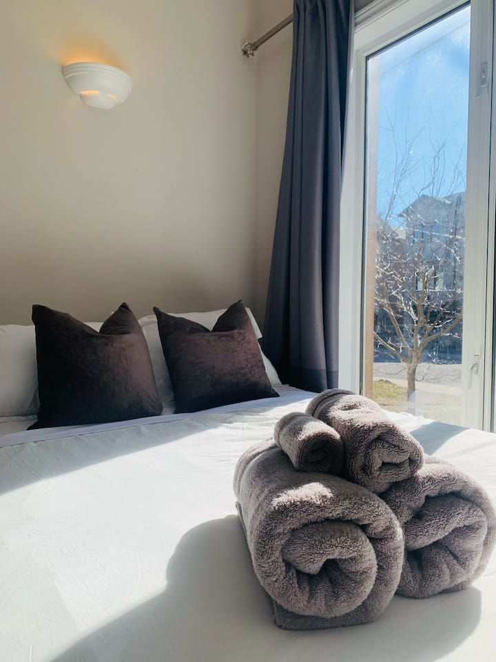 Urban 1 Bedroom By The Park - 토론토