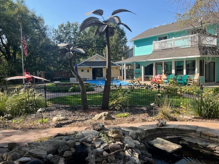 Resort-like Oasis W/ Pool, Gazebo, Bbq & Privacy - Wichita, KS