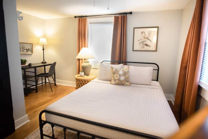 Charming Cottage 2bd/1bth - .8 Miles From Casino - Danville, VA
