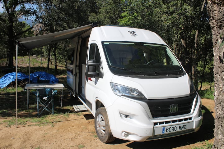 Autocaravana De 4 Plazas - Gualba