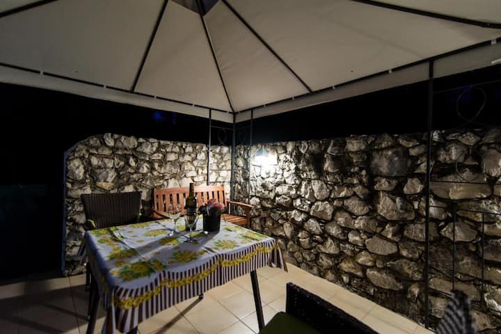 Holiday Apartment With Free Parking-slanada 4 - Okrug Gornji