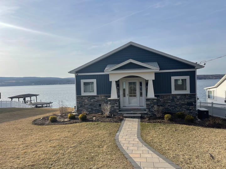 Canandaigua Lakefront Retreat - Canandaigua, NY