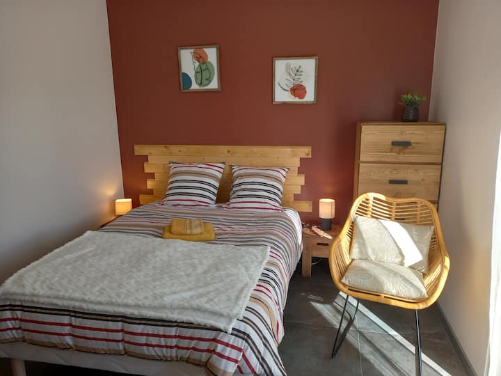 Studio Meublé Avec Piscine - Mornas