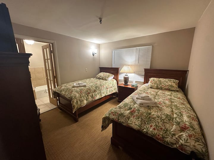 The "Oaks" Tutor Castle Room 207 Two Twin Beds - Jamestown, NY