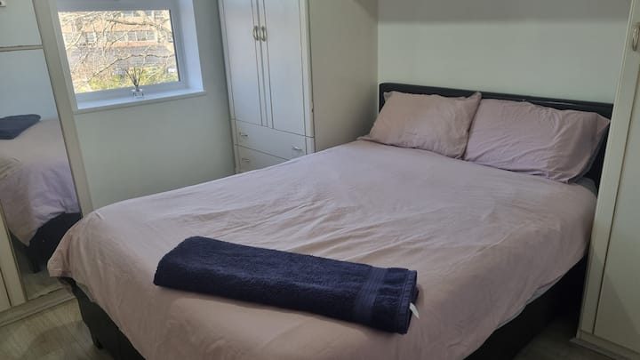 2 Bed Central Woking Apartment - Woking