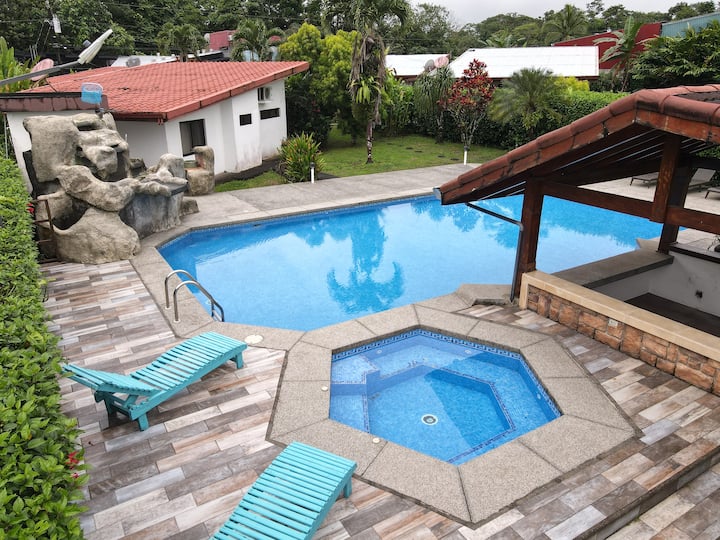 Moon House | 5 Min From Downtown La Fortuna - La Fortuna