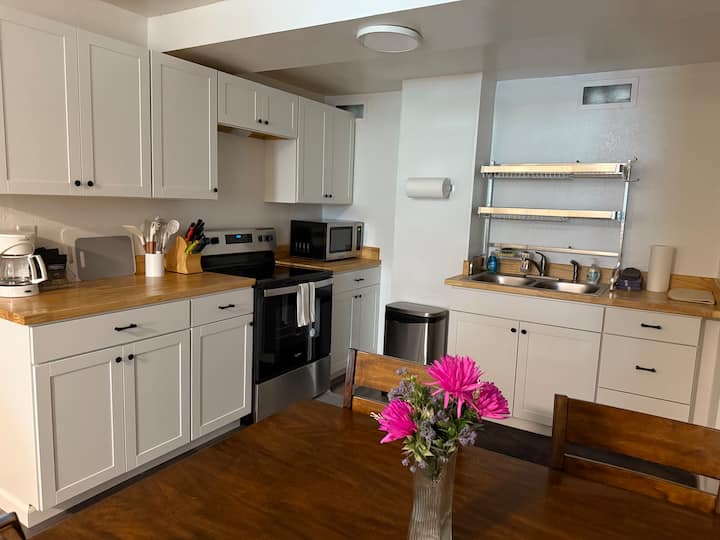 2 Bedroom With Kitchen In Town! - Alaska SeaLife Center, Seward