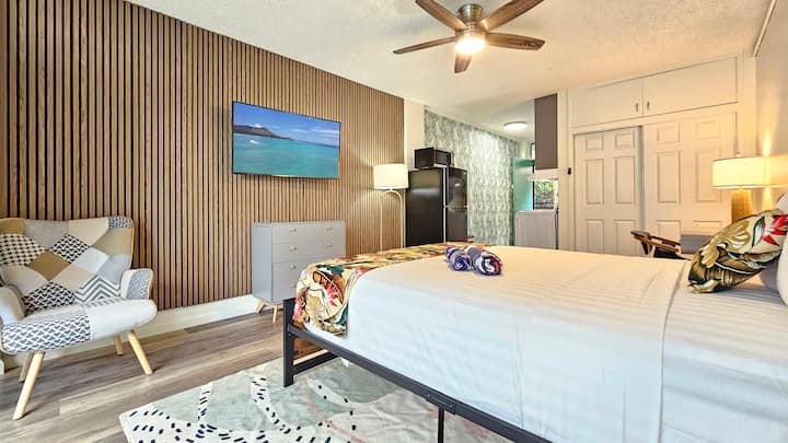 432 101 Virtual Work Space New Remodel 30+ Nights - Honolulu, HI