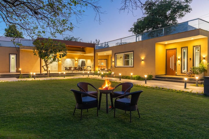 Stayvista At Palash Van W/ Bonfire, Pool, Wi-fi - Faridabad