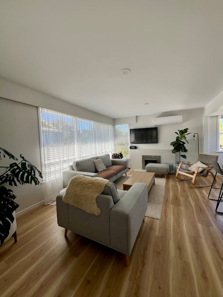 Relax & Unwind In Riverdale - Palmerston North
